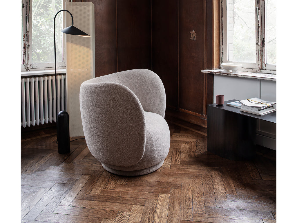 Ferm Living의 Rico 라운지 의자 · Really Well Made
