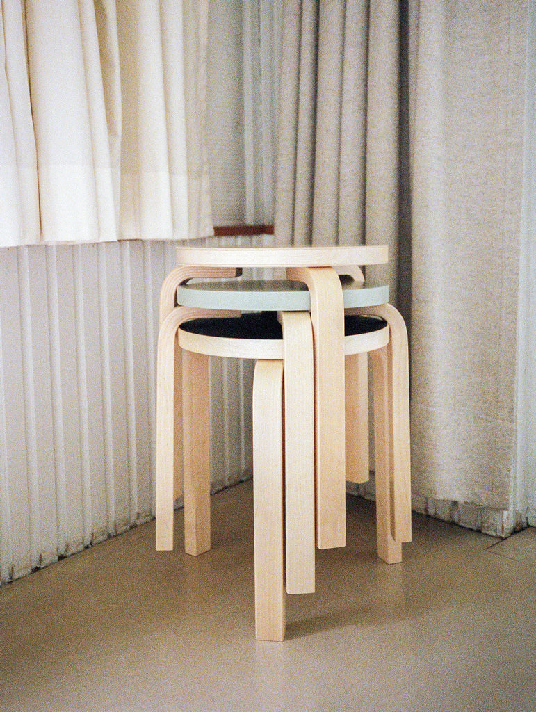 Artek의 Alvar Aalto 스툴 60 · Really Well Made